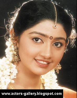 Actors Gallery: Divya Unni